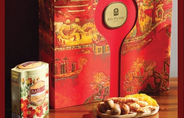 Exquisite Tet gift box at Pan Pacific Hanoi