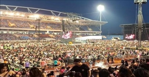 Over 3,000 int"l visitors come to Hanoi for BlackPink concert