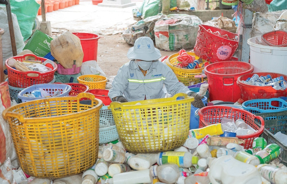 Groups turning waste into green resources