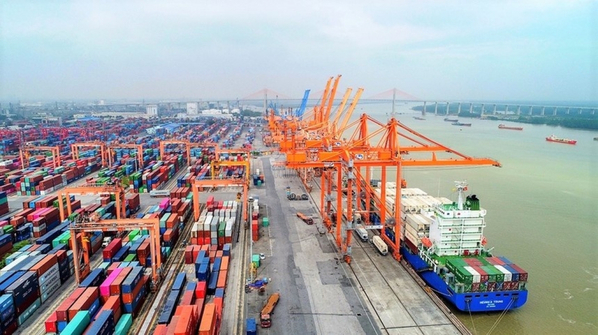 ONE and MTI launch AI-focused shipping venture