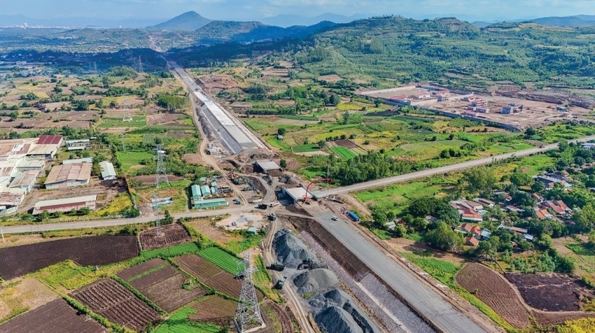 Infrastructure stocks poised for growth as Vietnam advances PPP bond ...