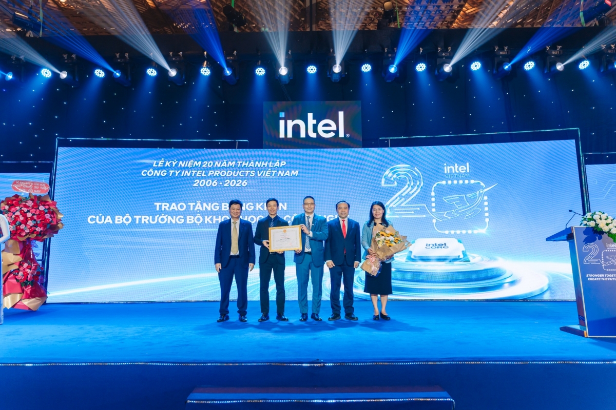 Intel marks 20 years of Vietnam factory as largest in its network