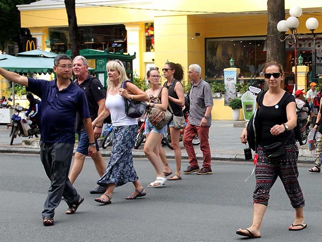 19,000 freelance tour guides won’t lose right to practice