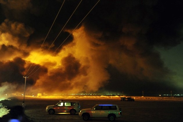Huge tyre fire causes Kuwait "catastrophe"