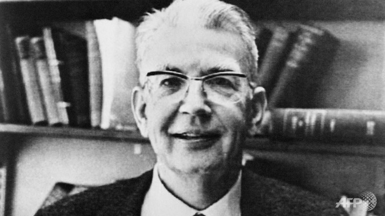 Nobel economist Coase dies in US at 102