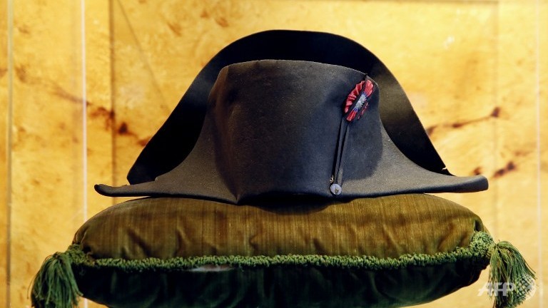 Napoleon"s two-pointed hat auctioned for US$2.2m