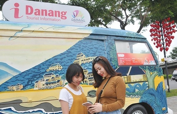 High-tech tourism services attract more travelers